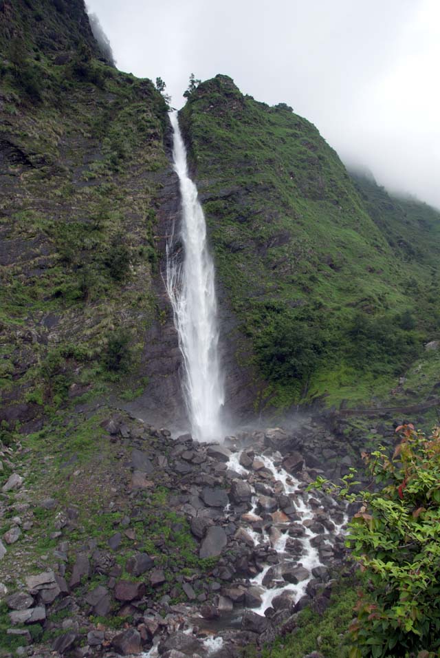Chakori To Munsyari via Mighty Birthi Falls - Ghumakkar - Inspiring ...
