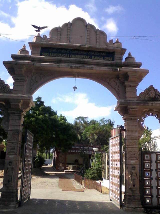 pic 12 - Krishna Temple entrance - Ghumakkar - Inspiring travel ...