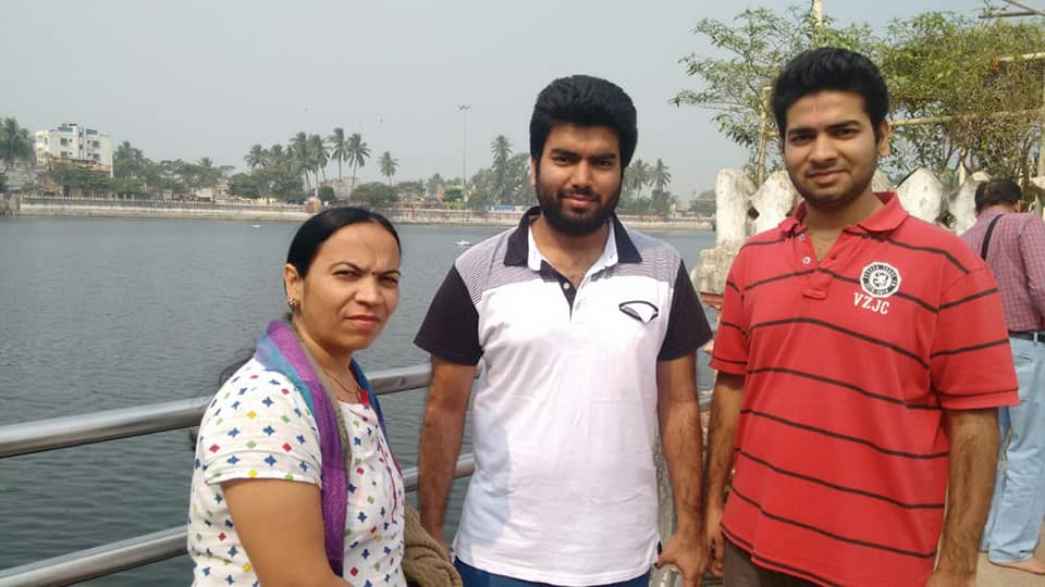 Posing at Narendra tank - Ghumakkar - Inspiring travel experiences.